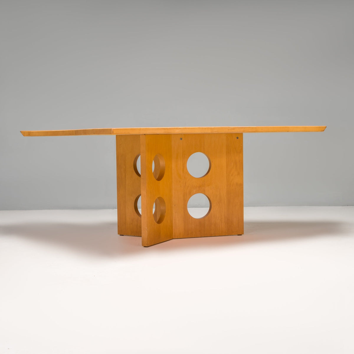 Tecta M23 Cantilever Wood Dining Table – REHAUS